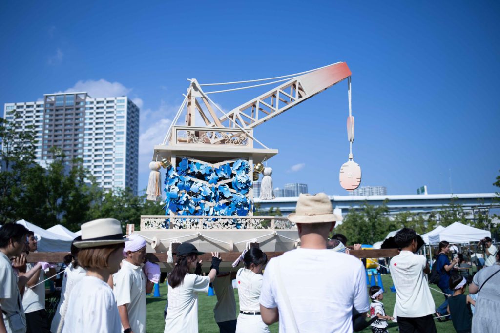 埋立地で高校生とミコシをつくる。ARIAKE MIKOSHI PROJECT | 株式会社博展 HAKUTEN | Communication Design®